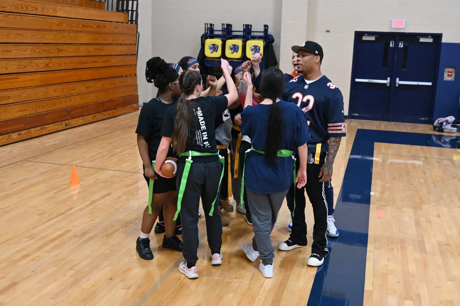 NFL players help make dairy connections | Midwest Dairy